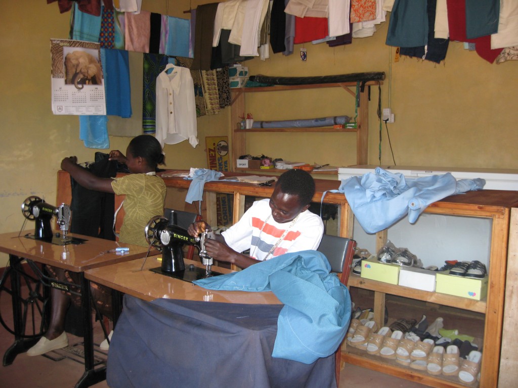 Corte y confección – Maria Salus Infirmorum